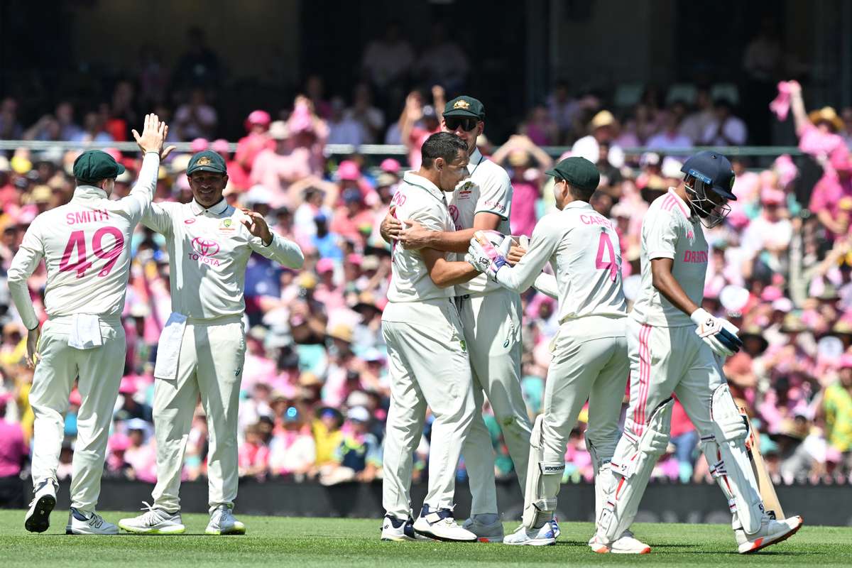 Australia hold firm in fifth Test to defeat India & advance to World ...