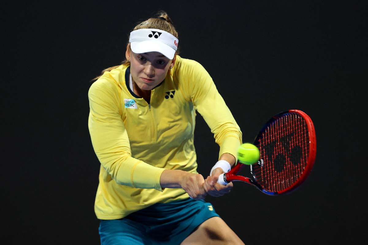 Elena Rybakina and Iga Swiatek power into Qatar Open semi-finals while ...