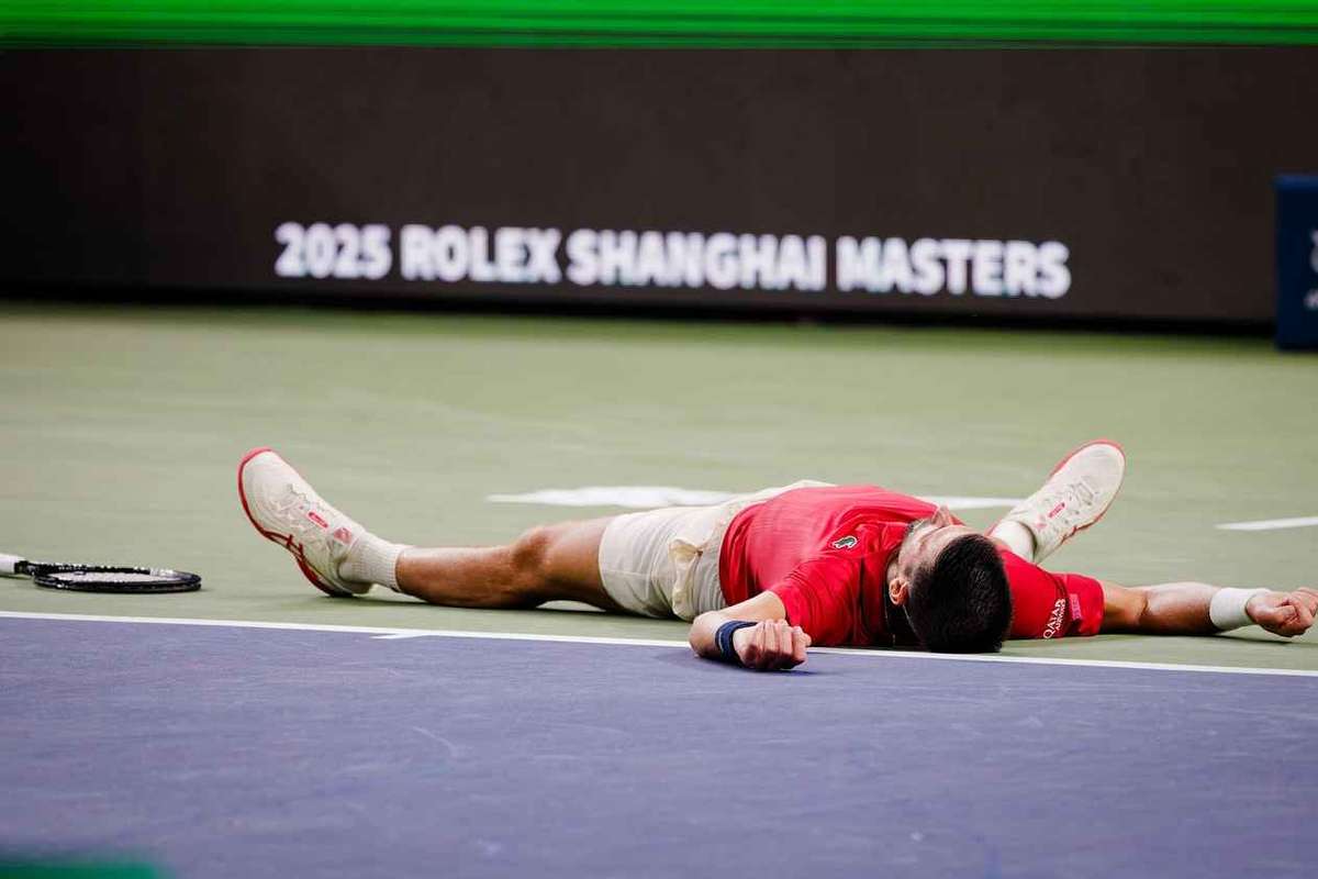 Djokovic a vomitat în timpul meciului de la Shanghai și a stabilit un ...