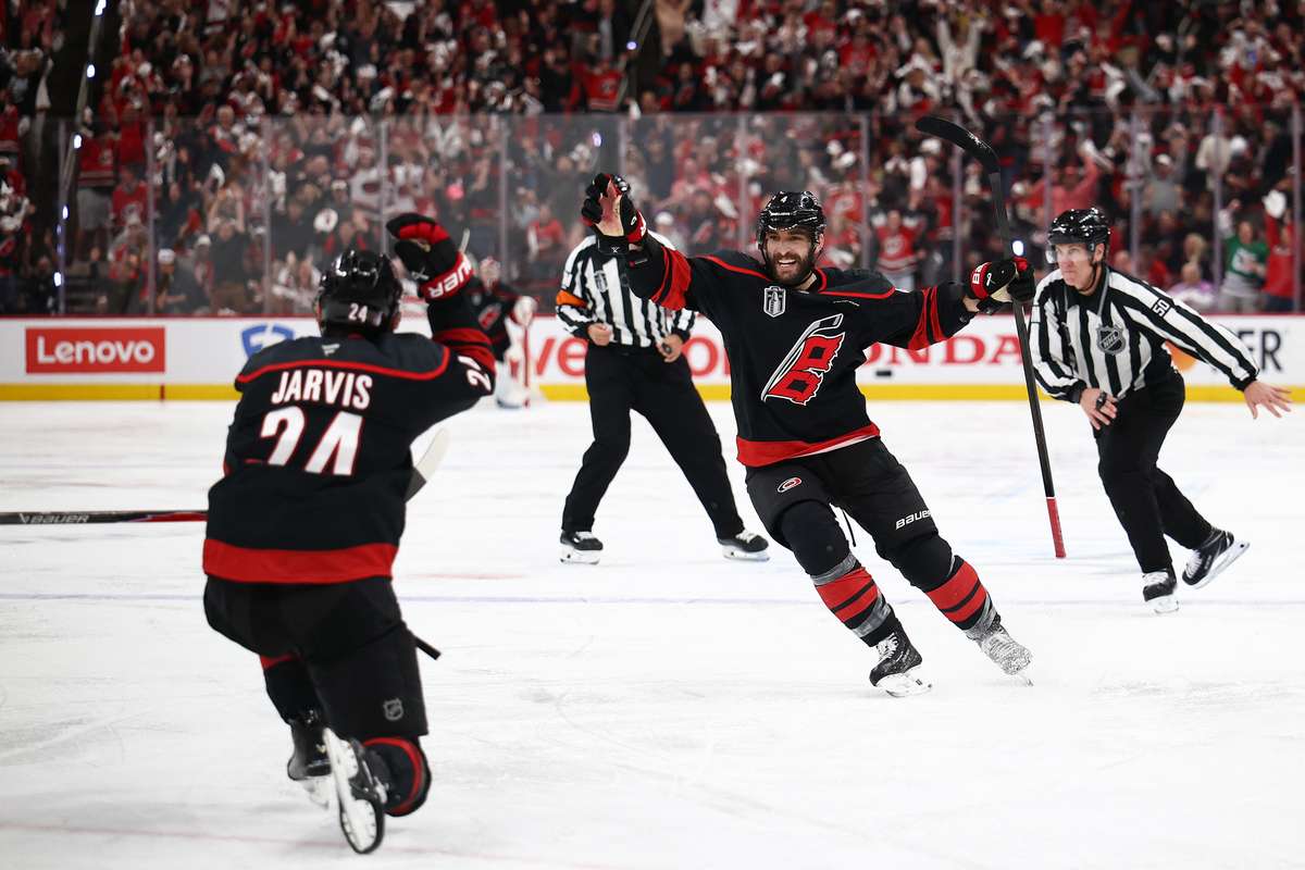 Hurricanes defeat Golden Knights 4-3 in Game 2 of Stanley Cup Final ...