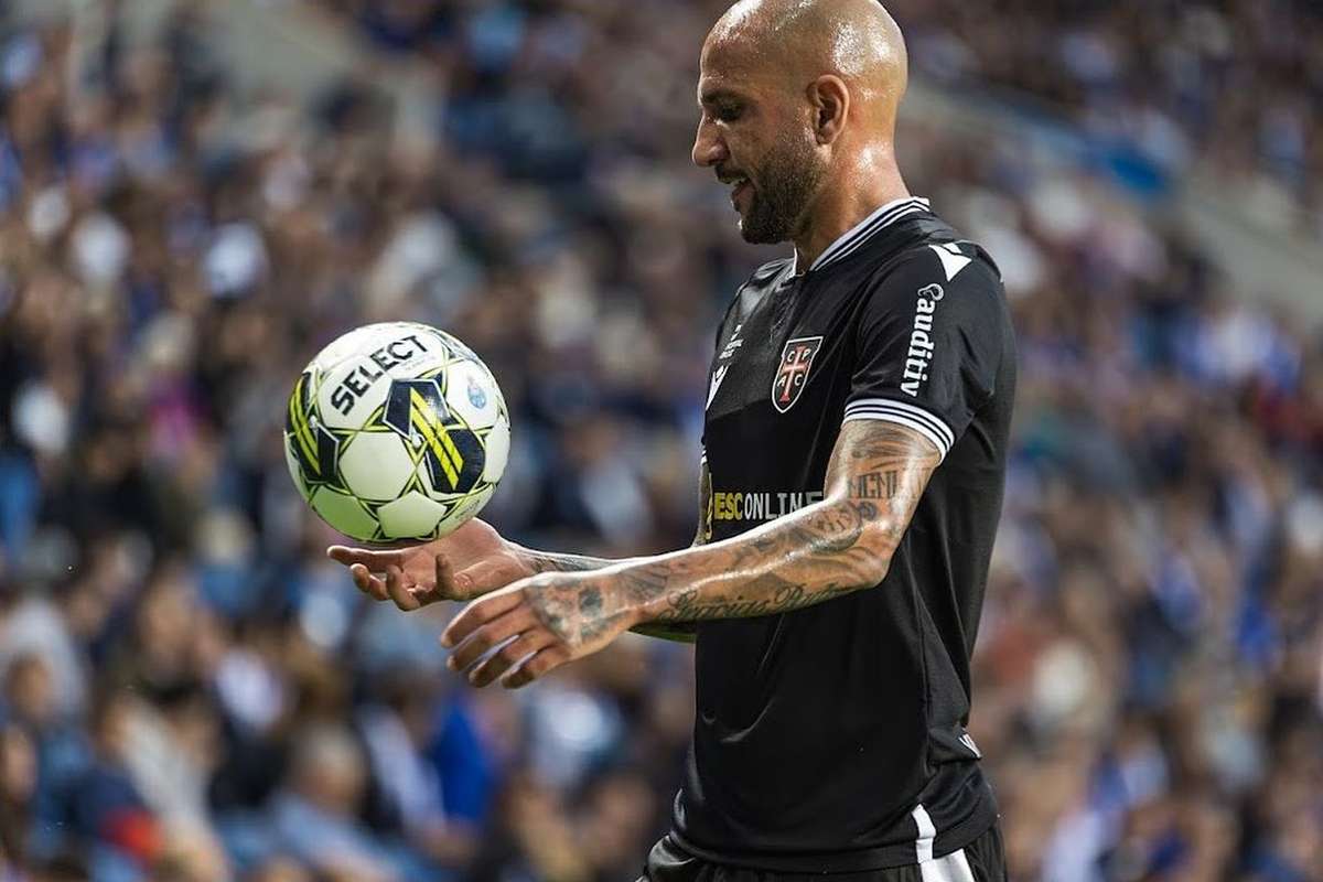 Oficial: Ângelo Neto renova com o Casa Pia | Flashscore.pt