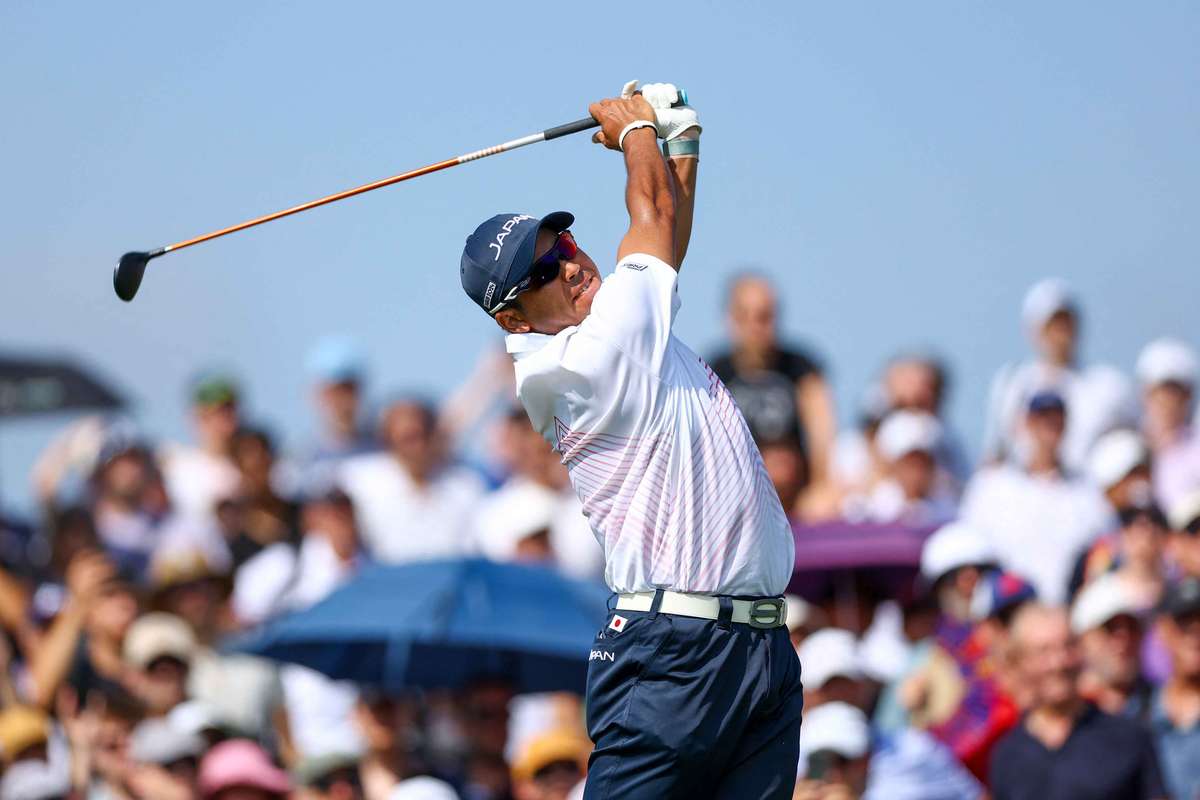 Japan's flawless Hideki Matsuyama leads with Xander Schauffele close ...