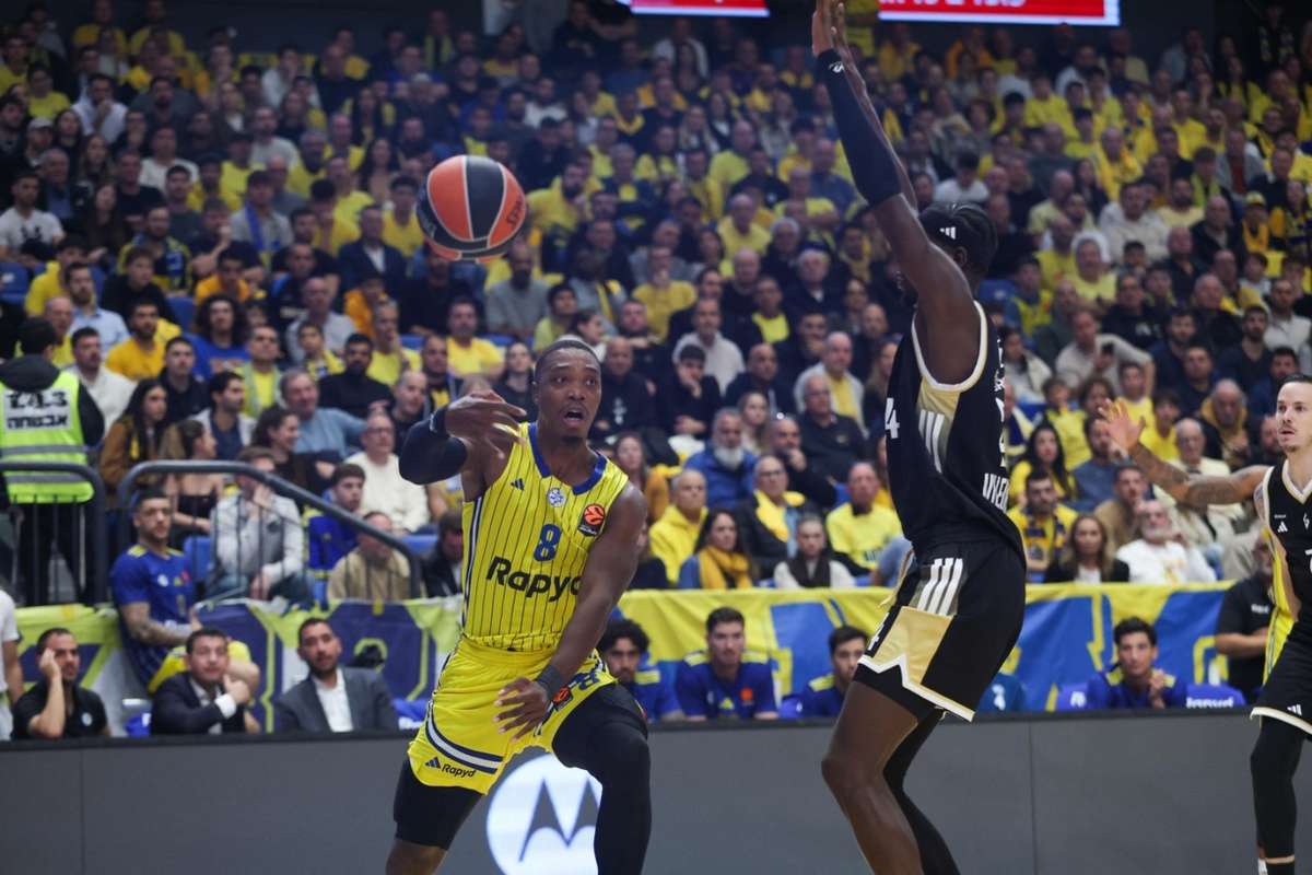 Basquetebol: Maccabi volta a jogar em Israel dois anos depois e vence o ...