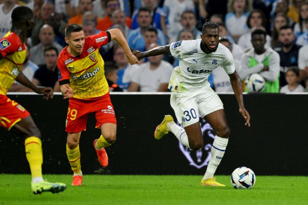 Lens sneak past Marseille to continue fine form as they rise to second ...