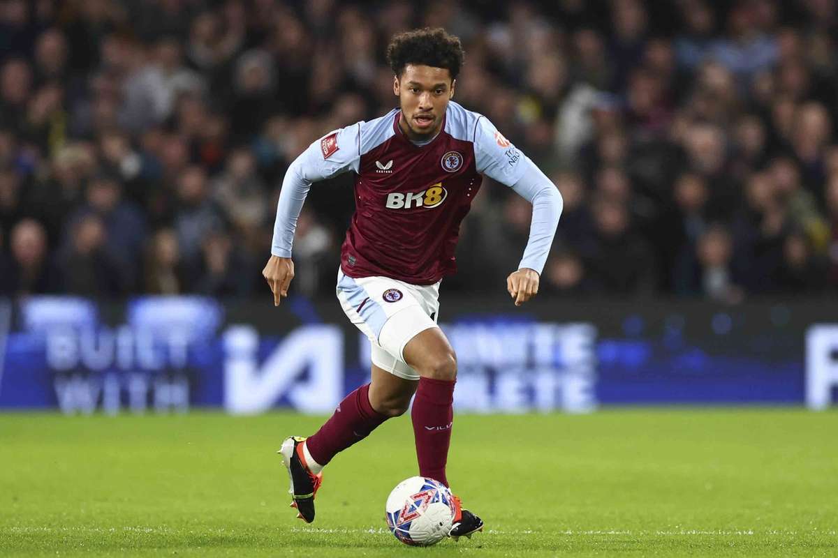 Aston Villa midfielder Boubacar Kamara undergoes knee surgery for ACL injury | Flashscore.co.za