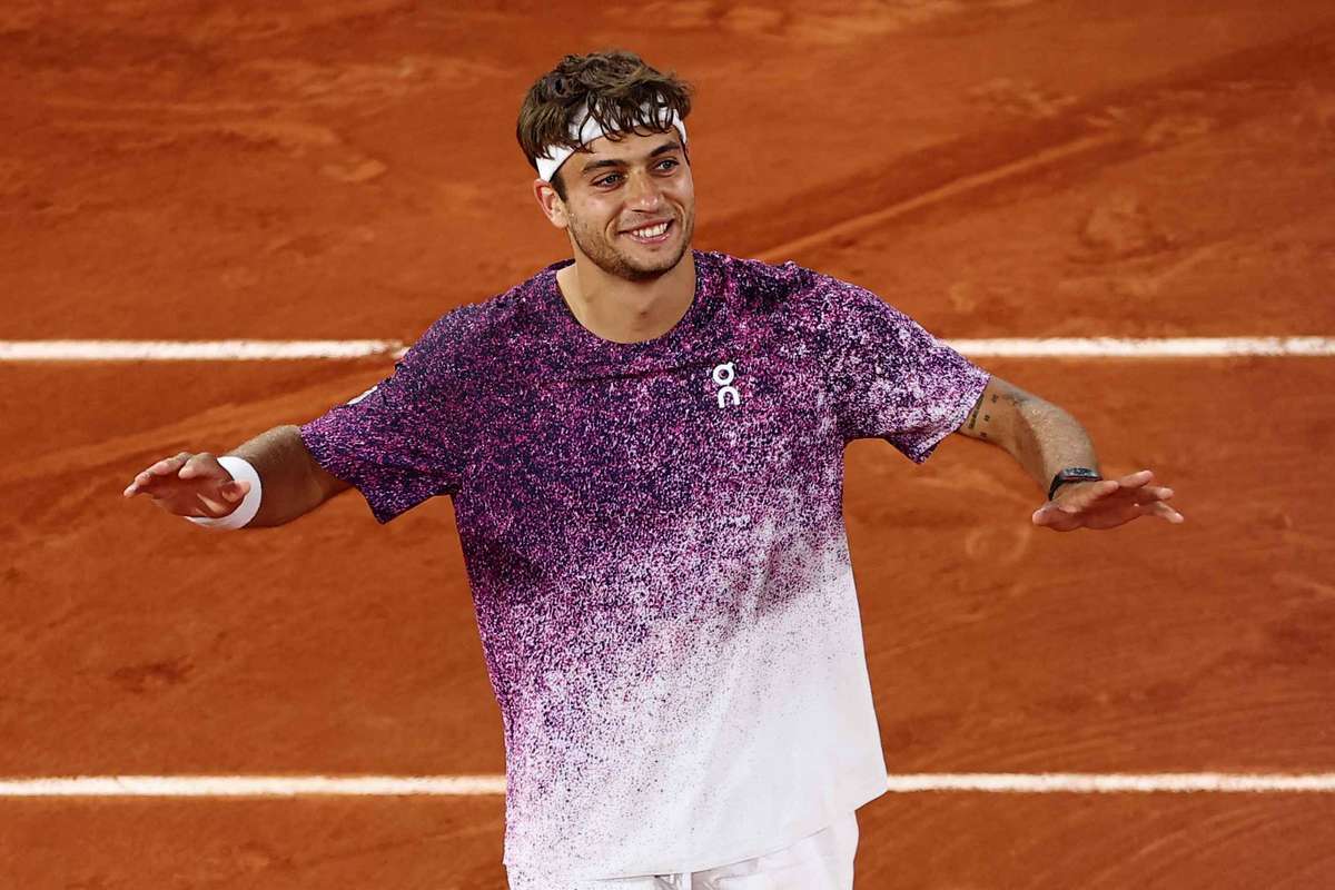 French Open 2026: Cobolli survives wind to blow away Auger-Aliassime ...