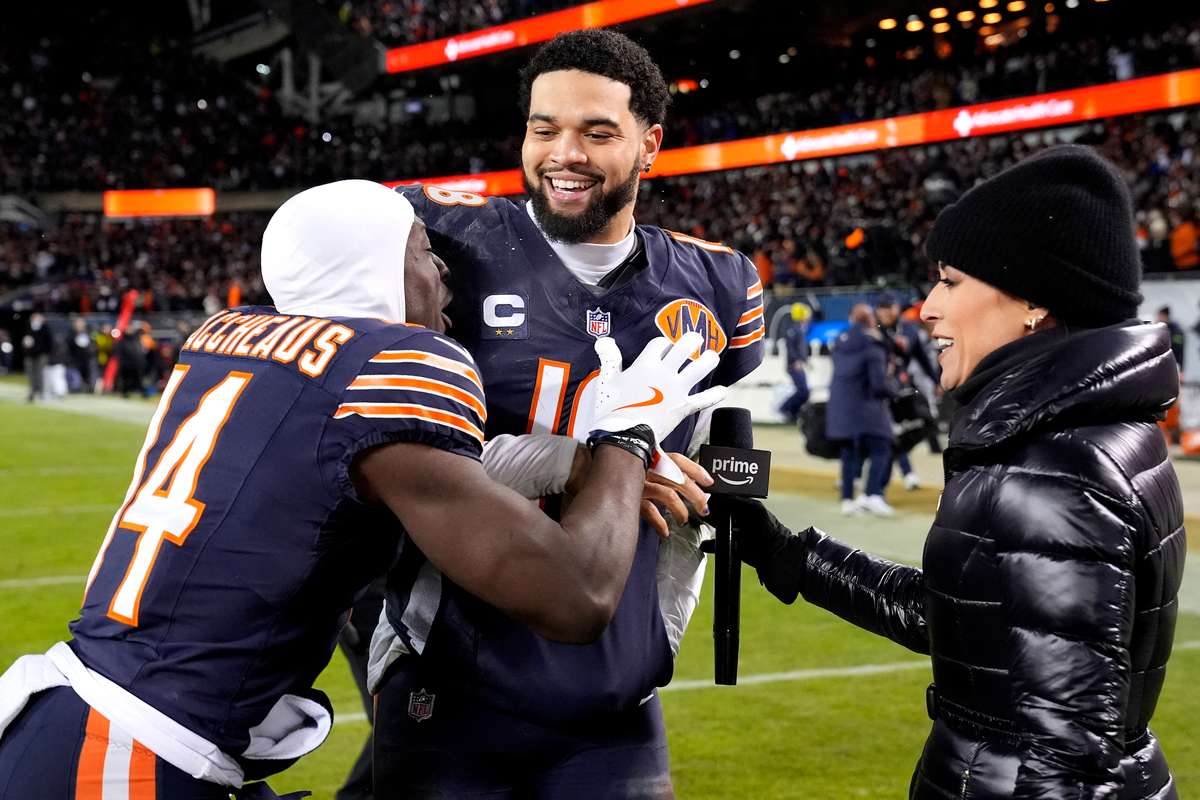 NFL playoffs: Chicago Bears complete comeback to defeat rivals Green ...