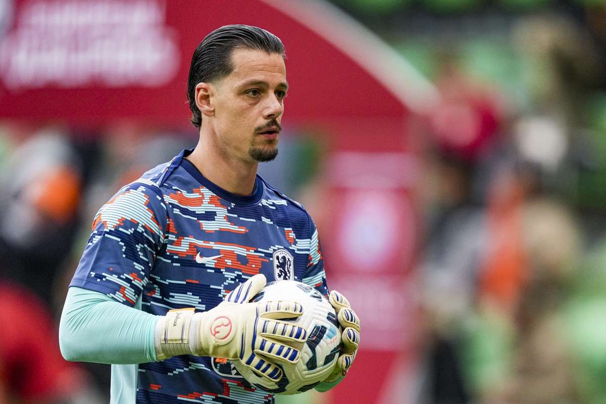 Oficial: Nick Olij é o novo guarda-redes do PSV | Flashscore.pt