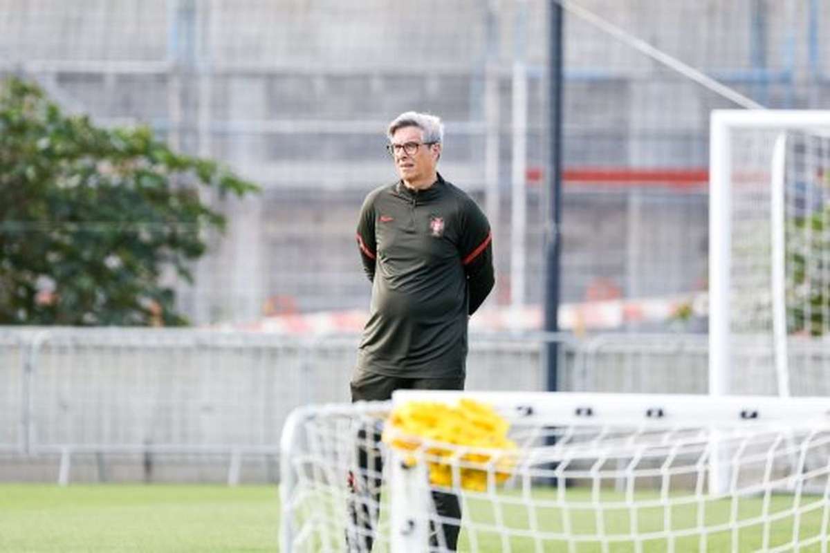 Euro sub-17: Selecionador João Santos confiante numa boa estreia ante a ... Euro sub-17: Selecionador João Santos confiante numa boa estreia ante a ...
