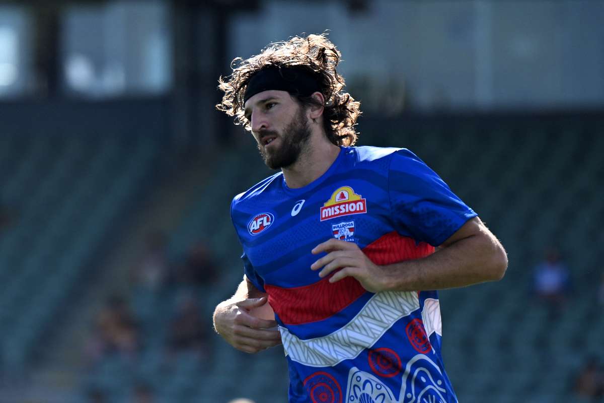Bulldogs star Bontempelli leaves pre-season game with potential calf ...