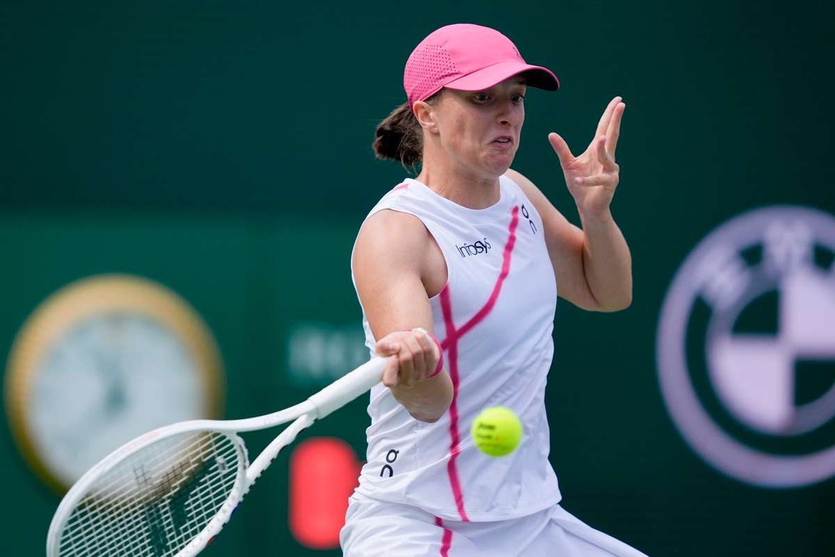 Iga Swiatek beats Maria Sakkari in Indian Wells final as dominance ...