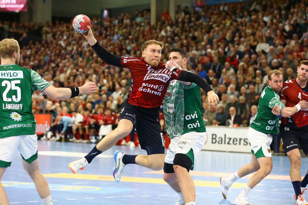 Simon Pytlick beats future Fuchse team mates in high-paced top clash in ...