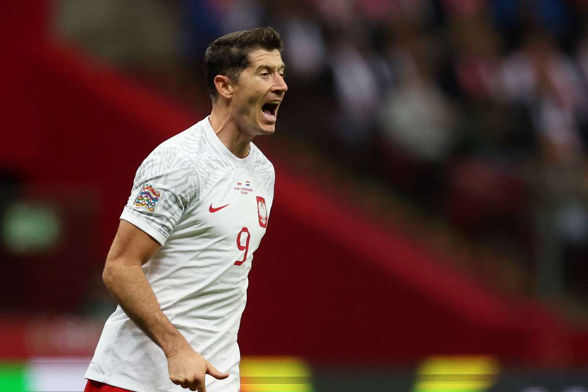 Poland coach hopeful Lewandowski can find form and 'start scoring again ...