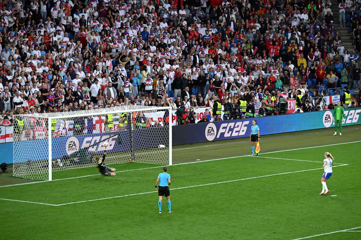 Spain goalkeeper Coll denies Hampton's claim of throwing away shootout ...