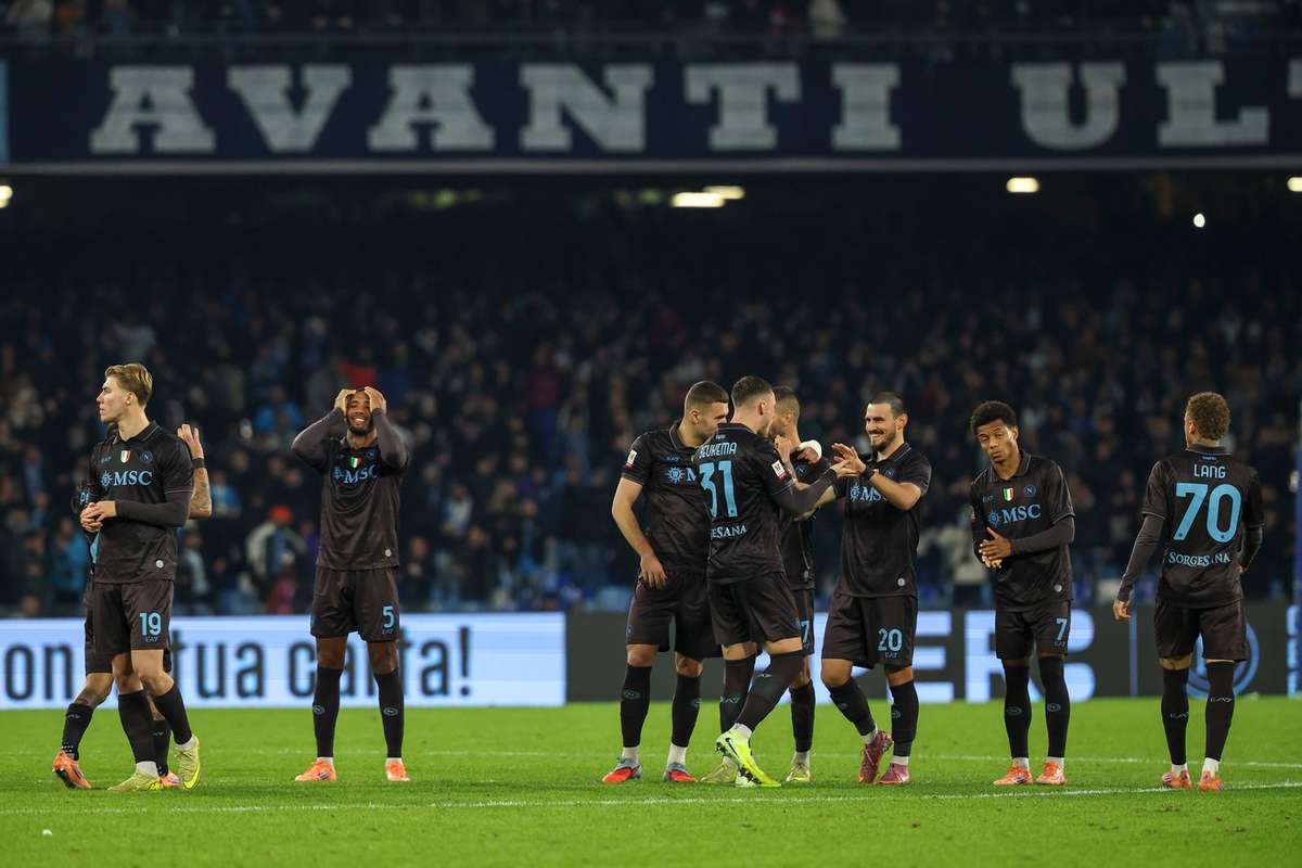 Napoli edge into Coppa Italia quarter-finals, Inter Milan soar through ...