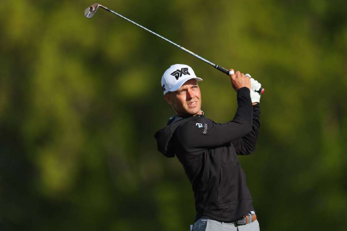 Golf : Eric Cole mène le PGA Championship, poursuivi par un groupe de ...