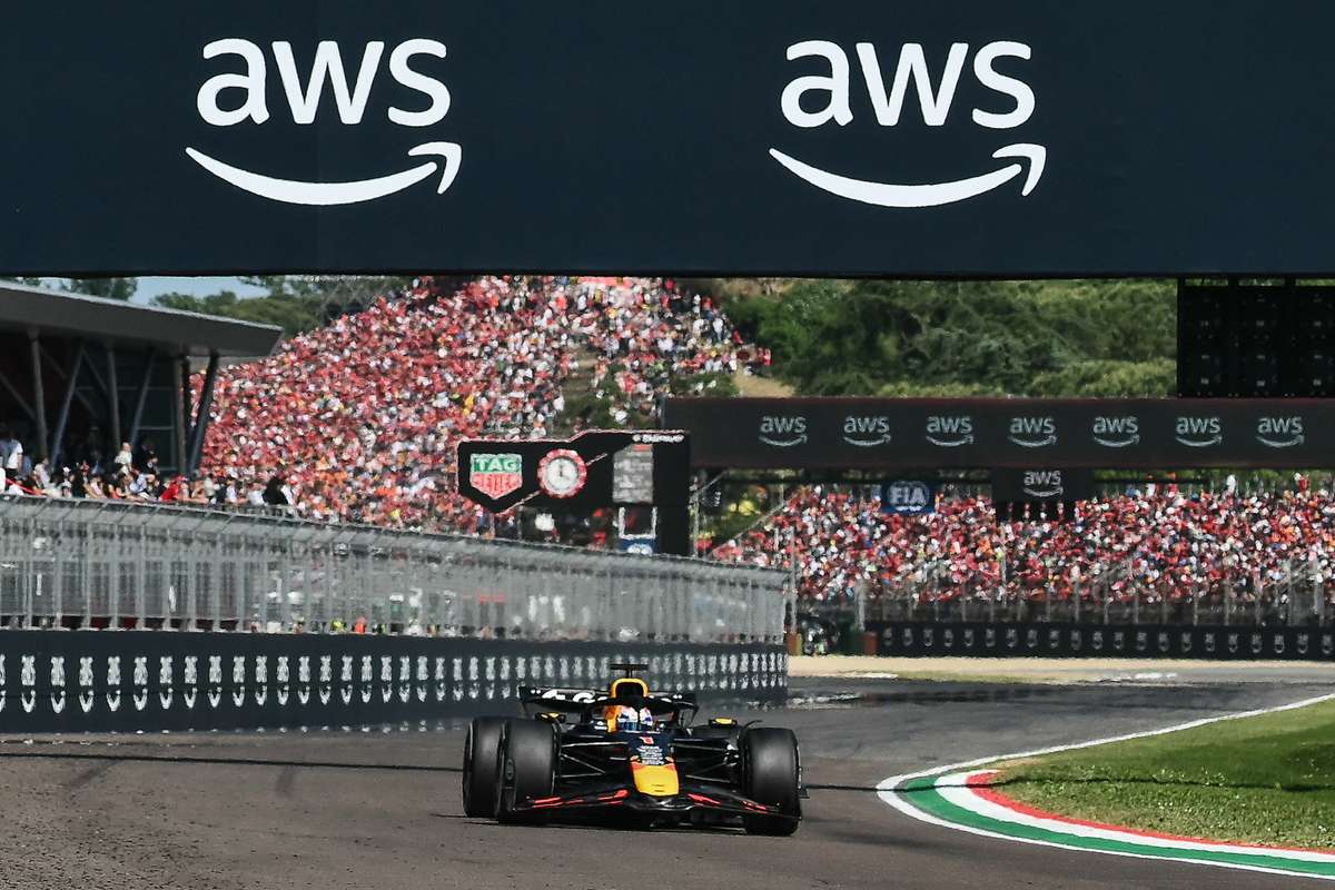 F1 : Verstappen s'impose de nouveau à Imola devant les McLaren ...