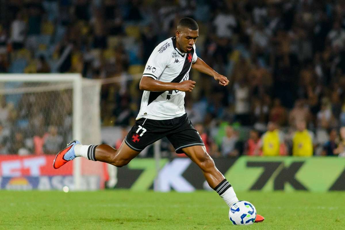 AC Milan rival Newcastle, Villa interest for Vasco whiz Rayan ...