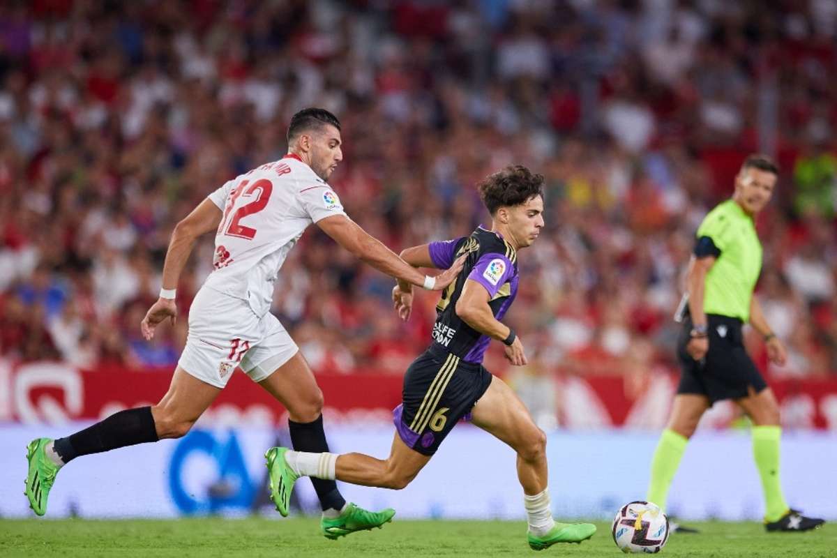 Sevilla draw with Valladolid after Asenjo's gift | Flashscore.com
