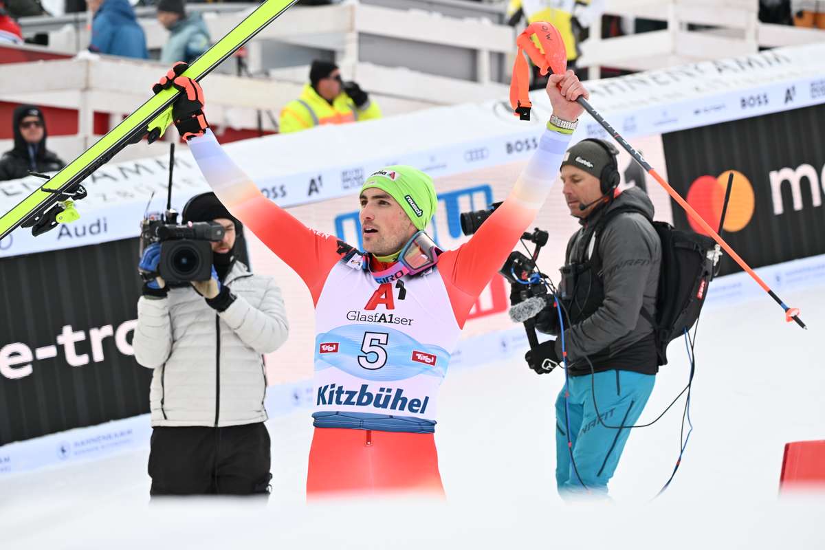 Ski alpin : Daniel Yule au sommet lors du slalom de Kitzbühel ...