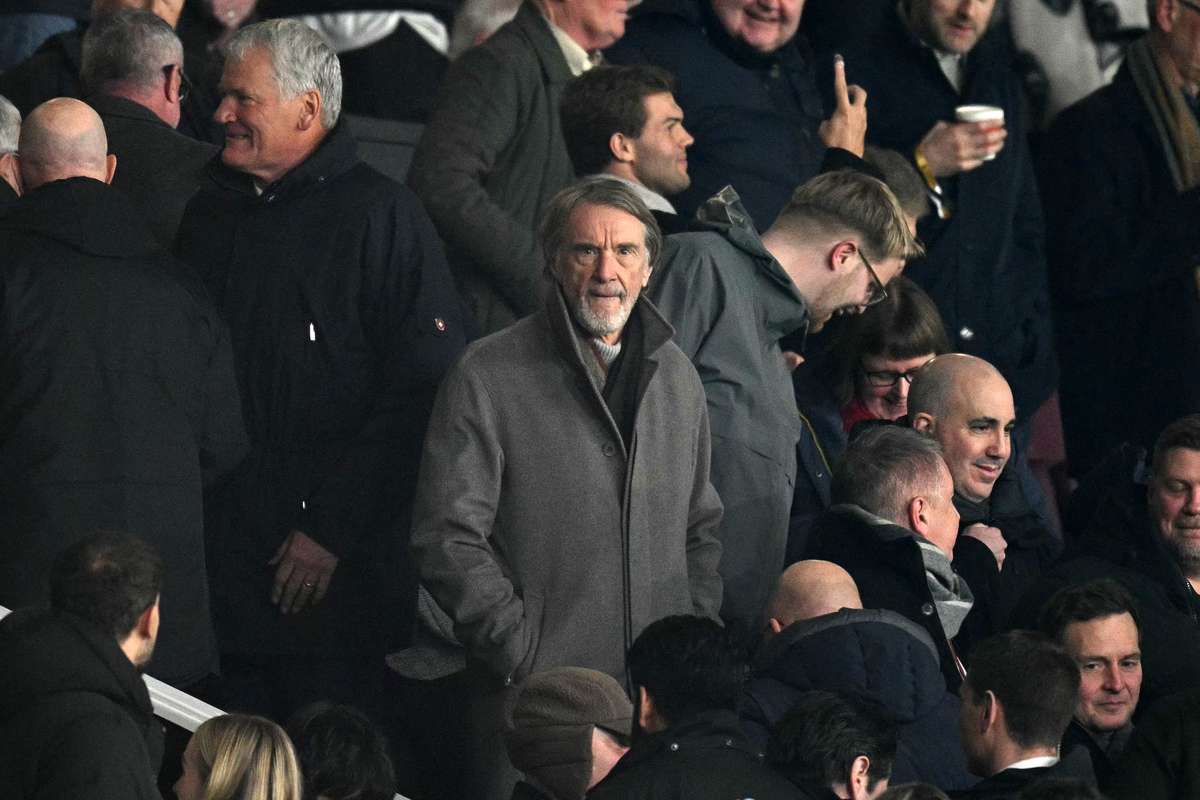 Man Utd co-owner Ratcliffe confronted by fans over rising ticket prices ...