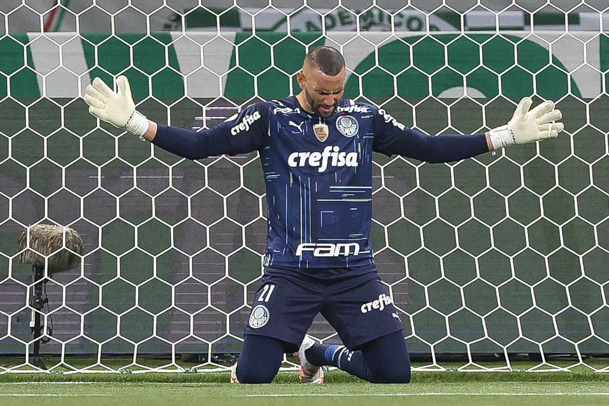 Weverton se torna o goleiro com mais títulos da história do Palmeiras ...