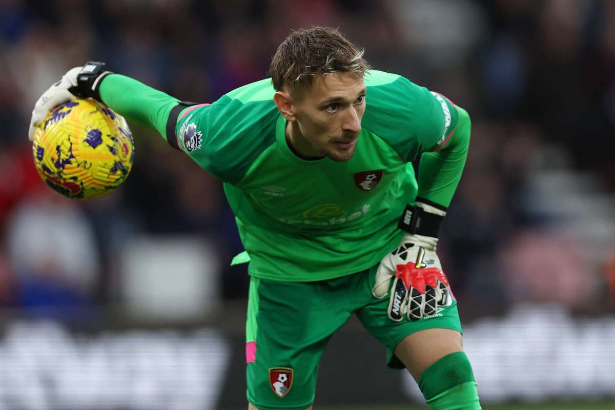 Ionuț Radu, titular în poarta lui Bournemouth în eșecul contra ...