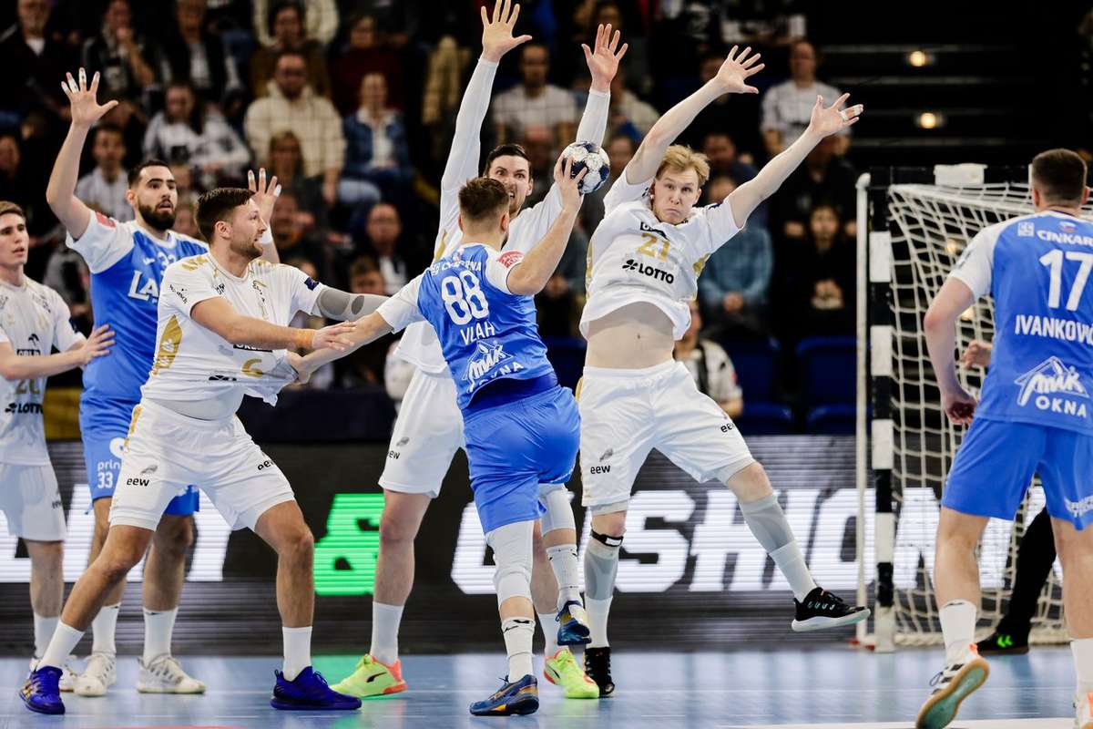 Handball-CL: Kiel erfüllt Pflichtaufgabe - Magdeburg vor direktem ...