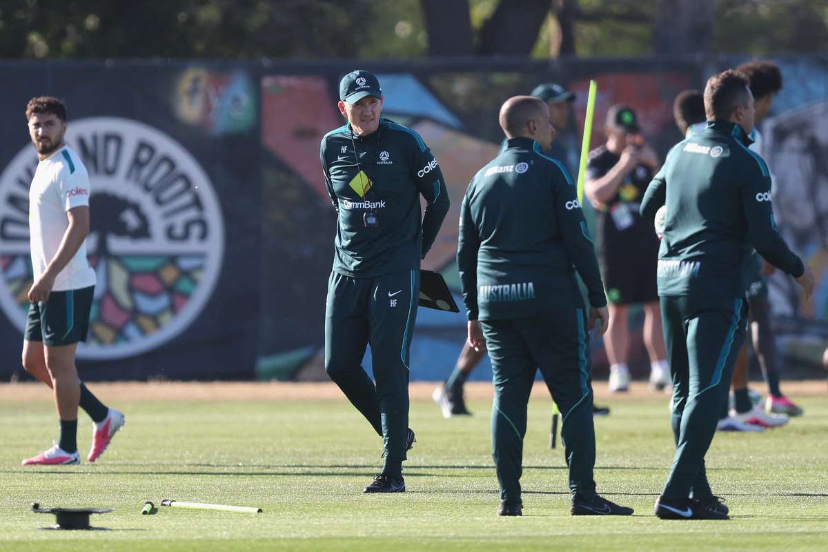 Socceroos assistant says coaches won't dictate players' social media ...