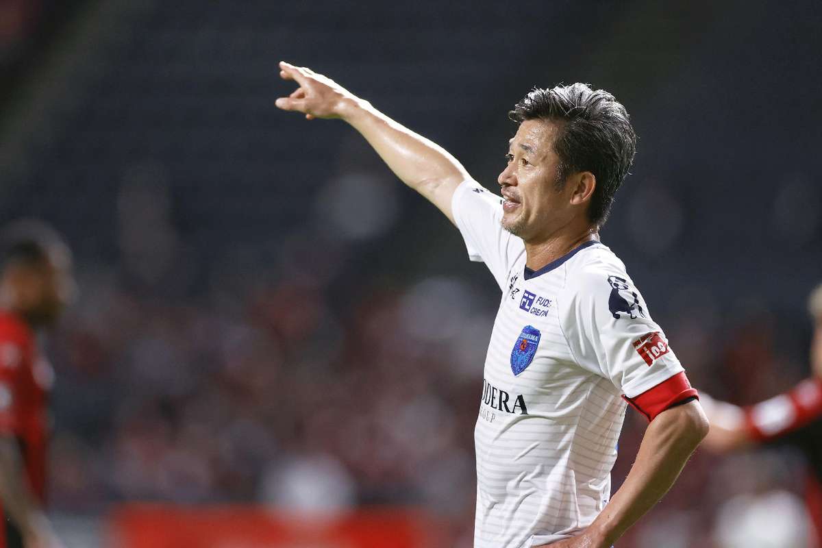 Kazu Miura, o futebolista mais velho do mundo, estreia-se na 40.ª época ...