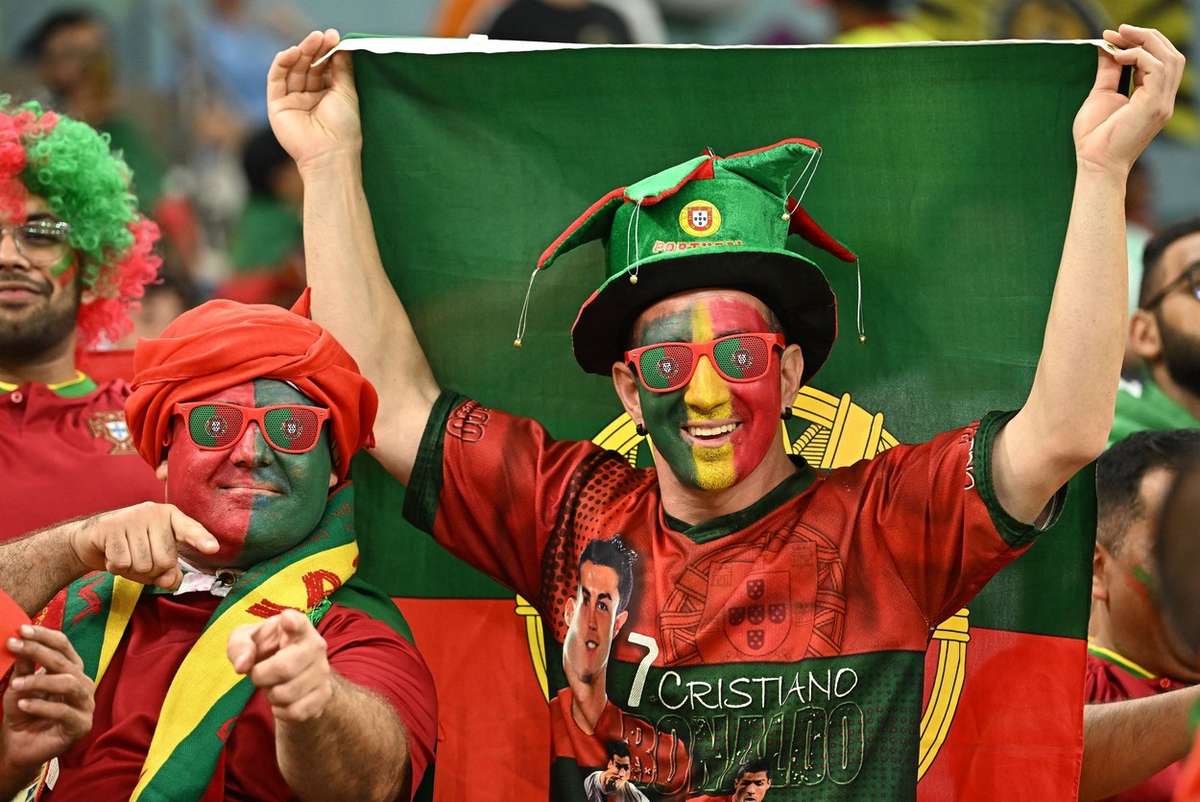 Televiziunea chineză evită să arate imagini cu suporteri fără mască la ...