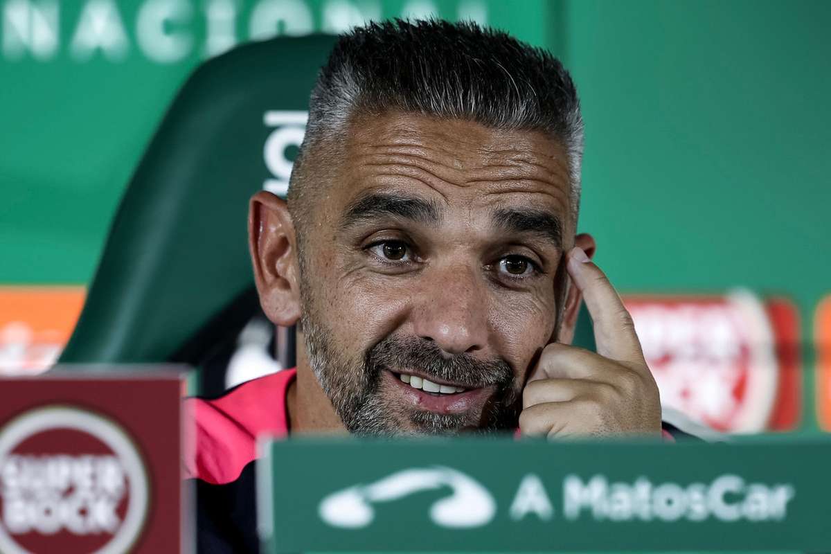 A conferência de imprensa de Rui Borges, treinador do Sporting ...