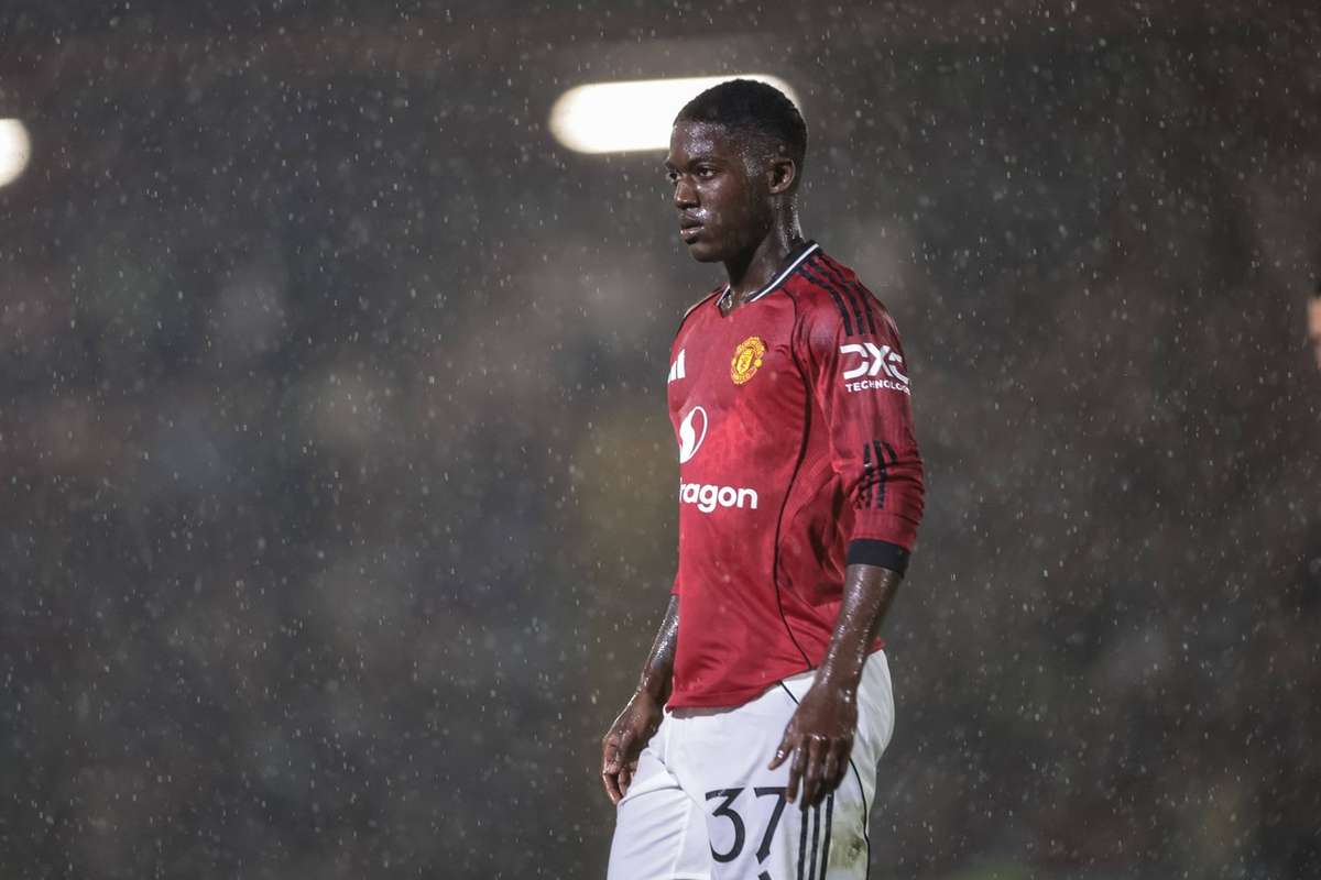 Mainoo has "zero chance" of leaving Man Utd today despite transfer ...