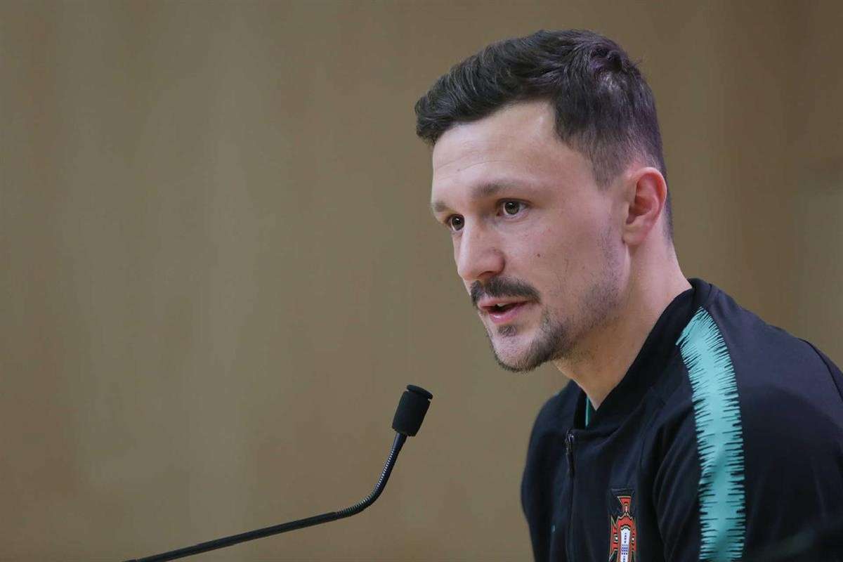 Futebolista português Mário Rui aprova novo treinador do Nápoles ...