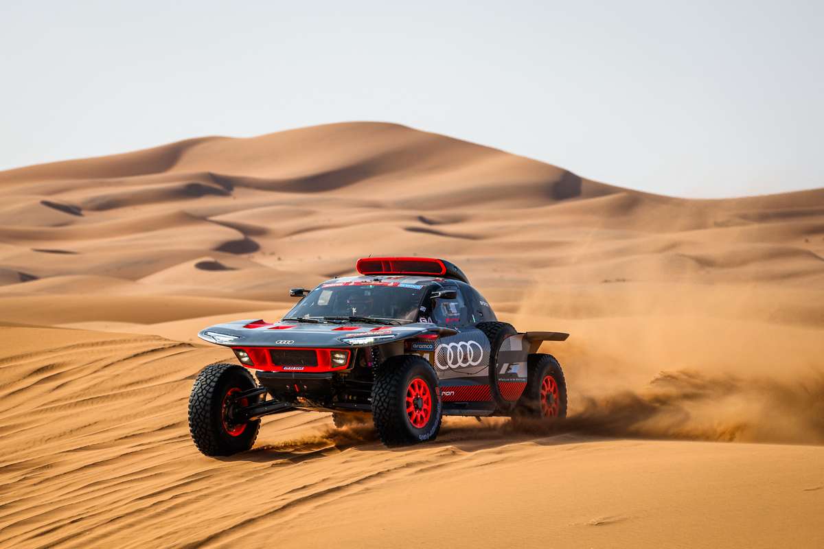 Spanish rider Carles Falcon seriously injured in Dakar crash, Carlos ...