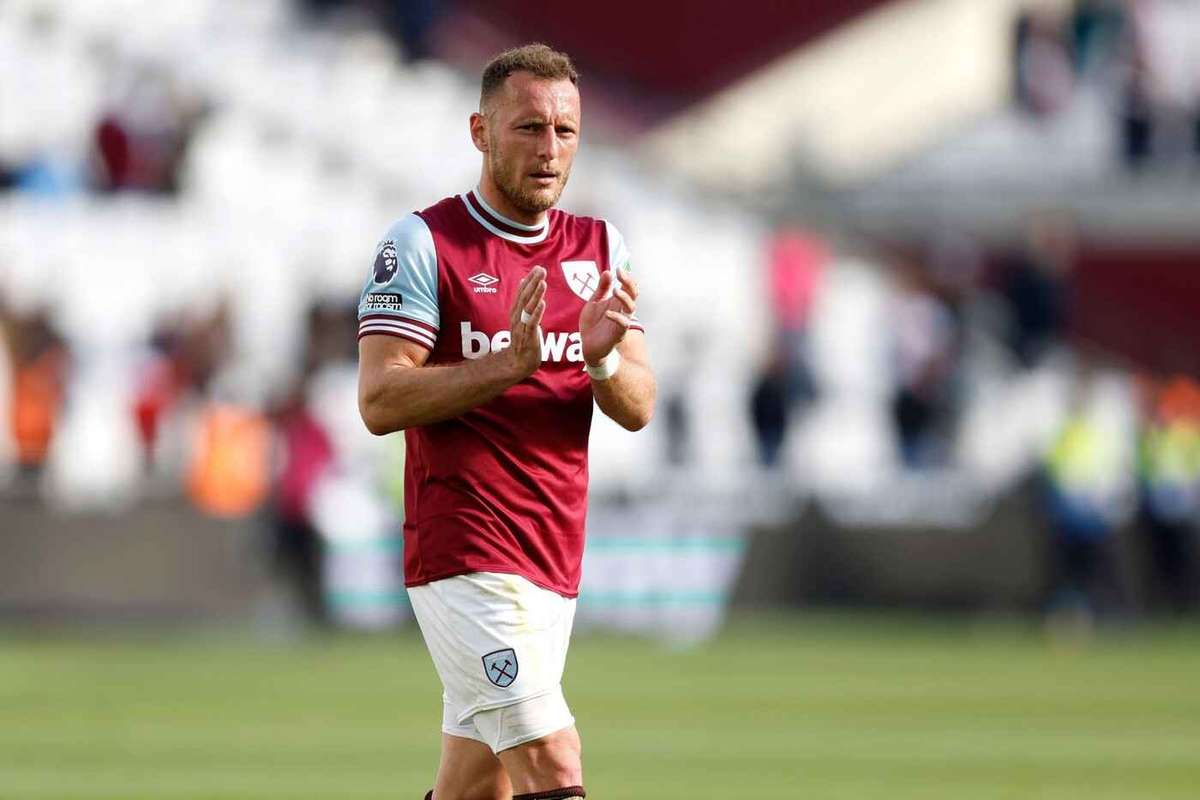 Oficial: West Ham dispensa quatro jogadores no final da temporada ...