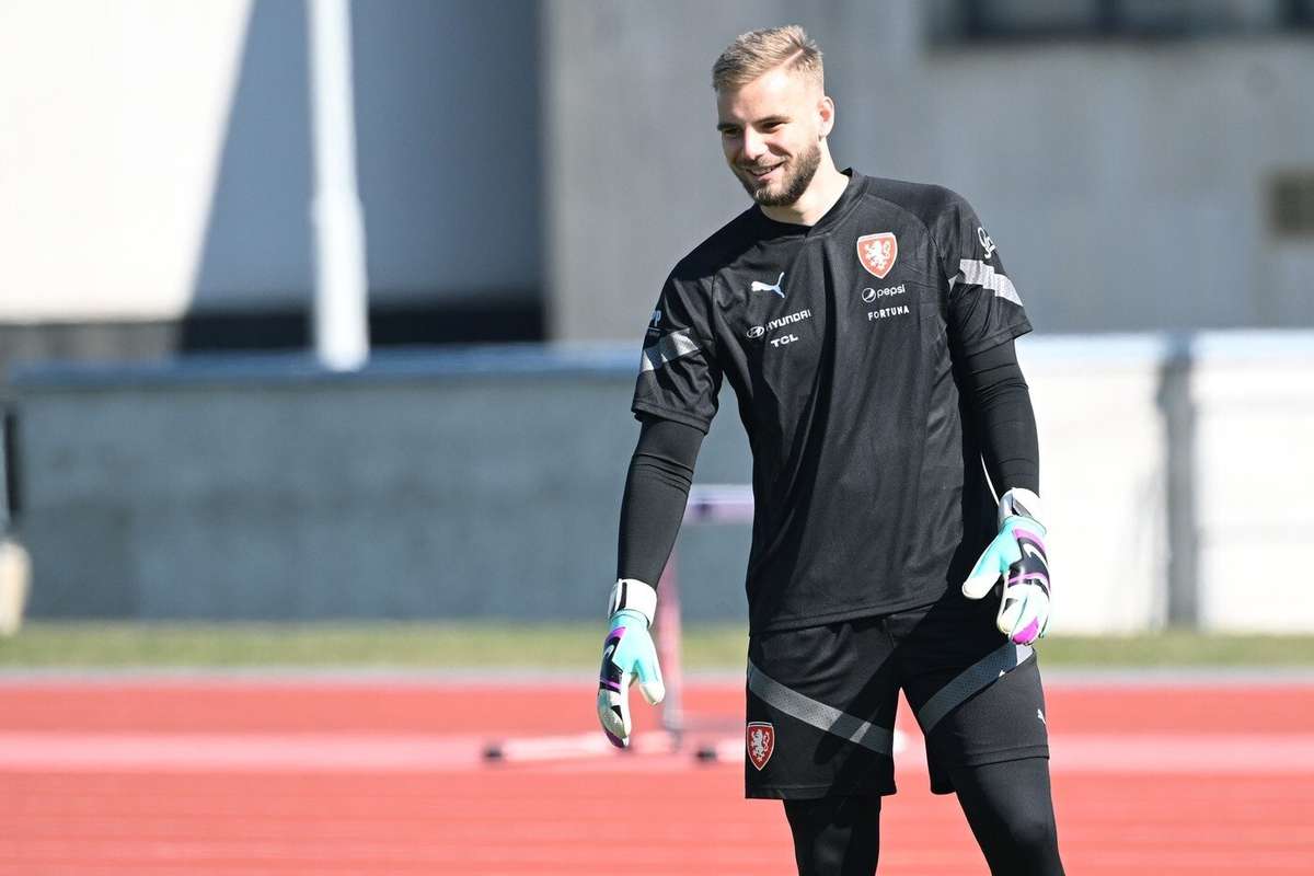 Vitezslav Jaros saiu do Liverpool e conseguiu chegar à seleção checa ...