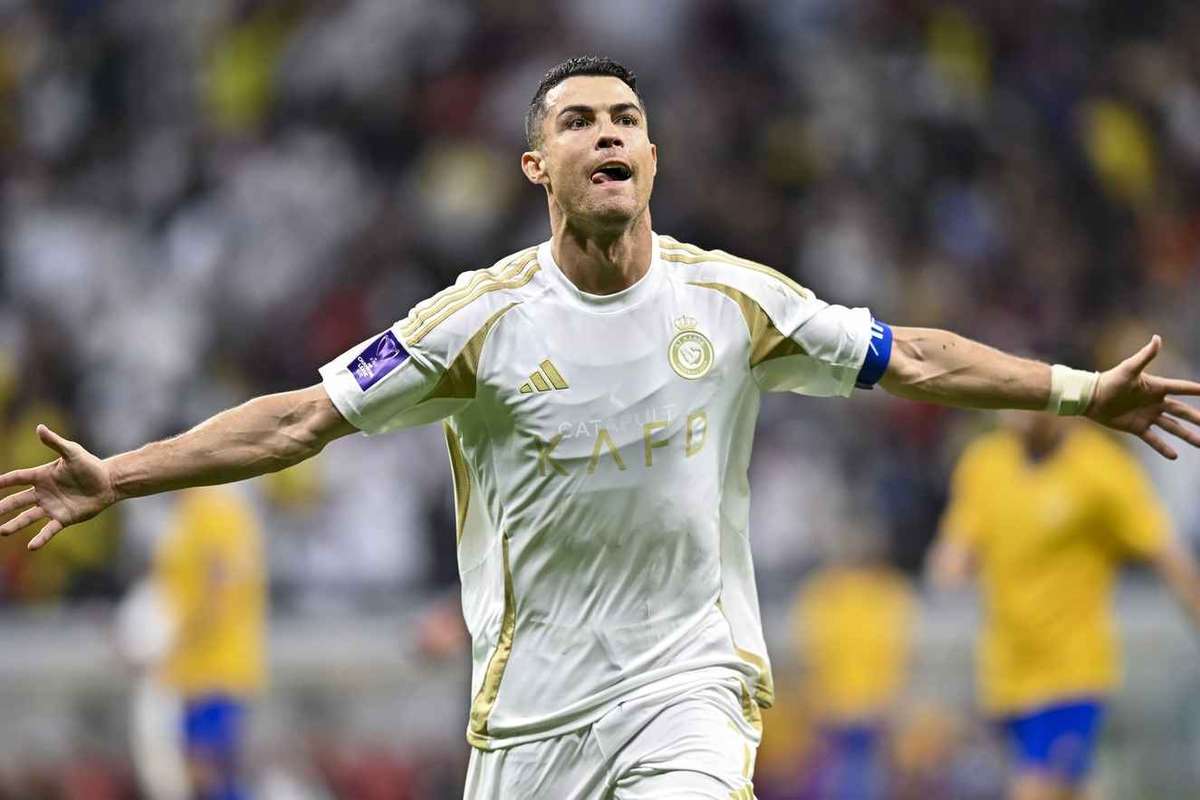 Cristiano Ronaldo se déclare "le meilleur joueur de l'histoire" et avoue avoir été "proche du ...