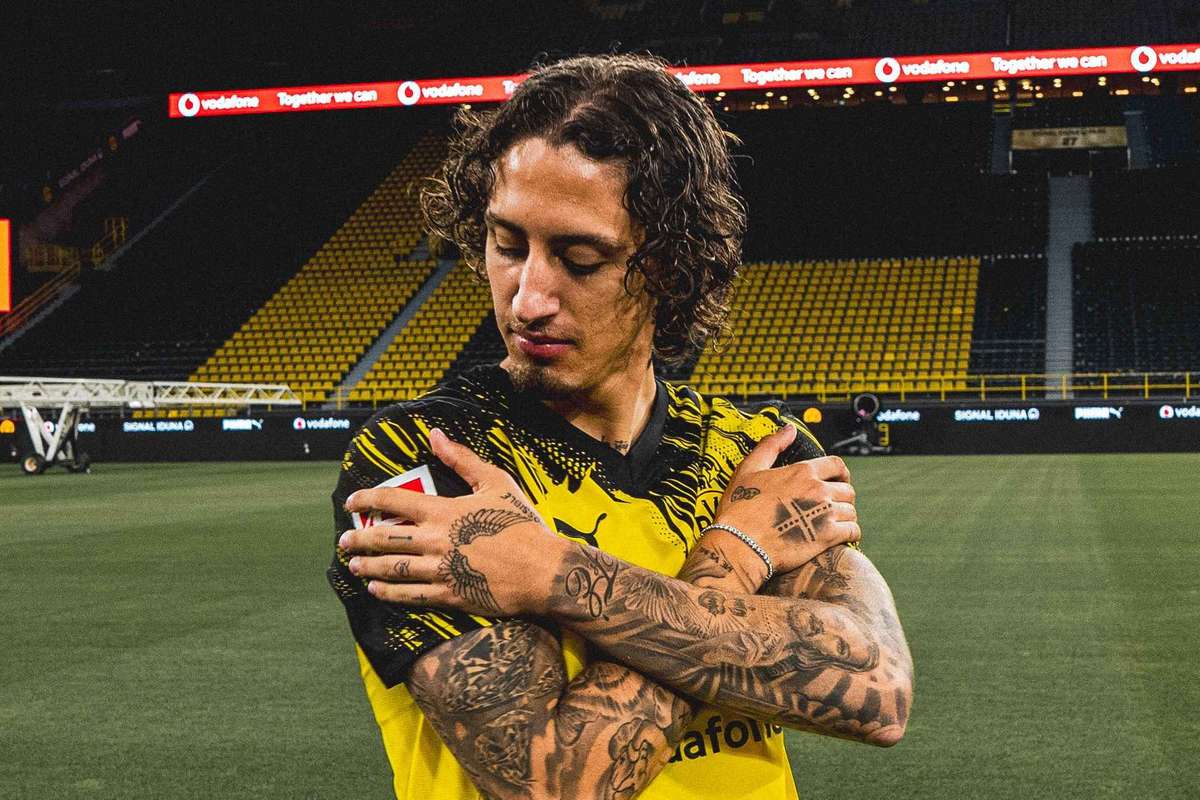 Dortmund sign Wolves forward Silva as fifth recruit from Premier League ...