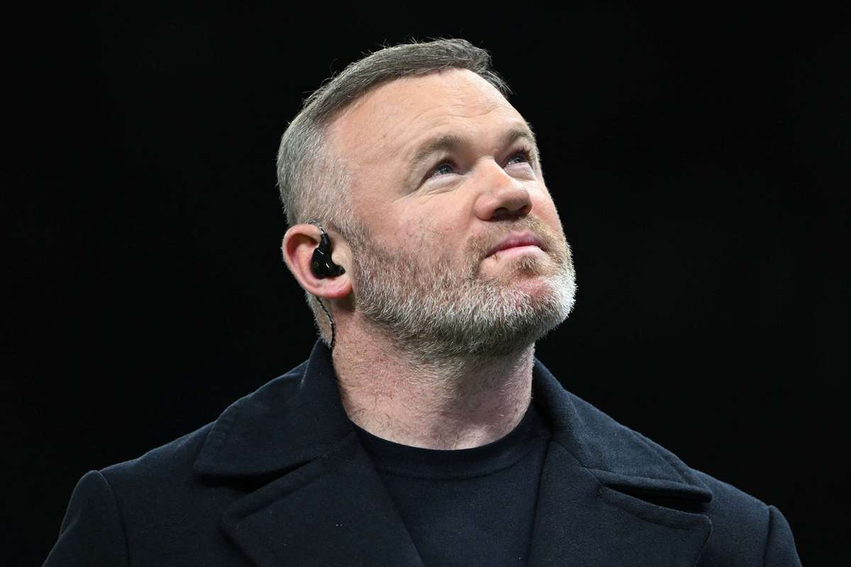 Rooney flags big worry in Man Utd’s messy win over Chelsea ...