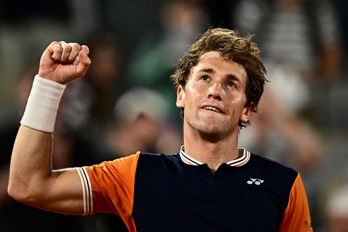 Ruud beats Rune to make second straight French Open semi-final ...