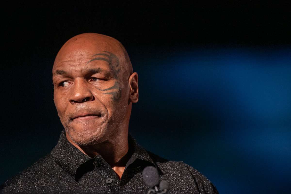 Tyson says he feels '100 per cent' after plane health scare ...