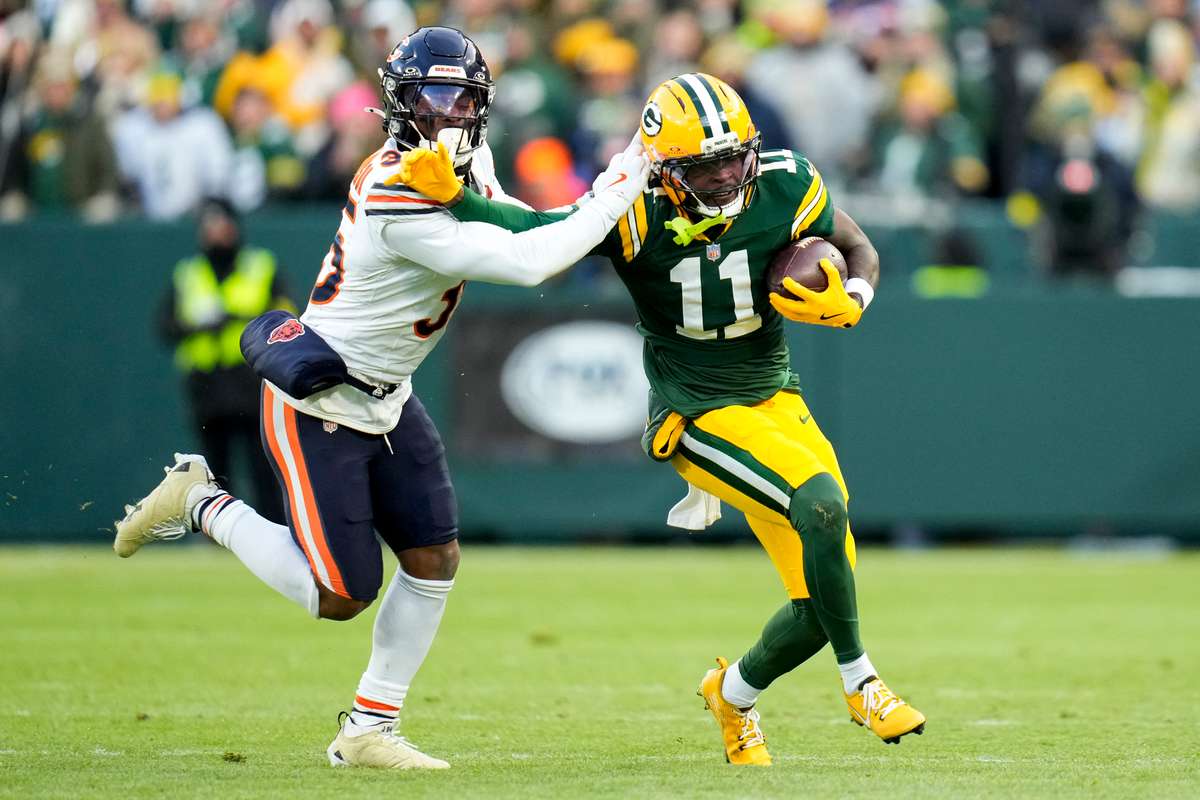 NFL Saturday game picks: Bears vs. Packers, Commanders vs. Eagles ...
