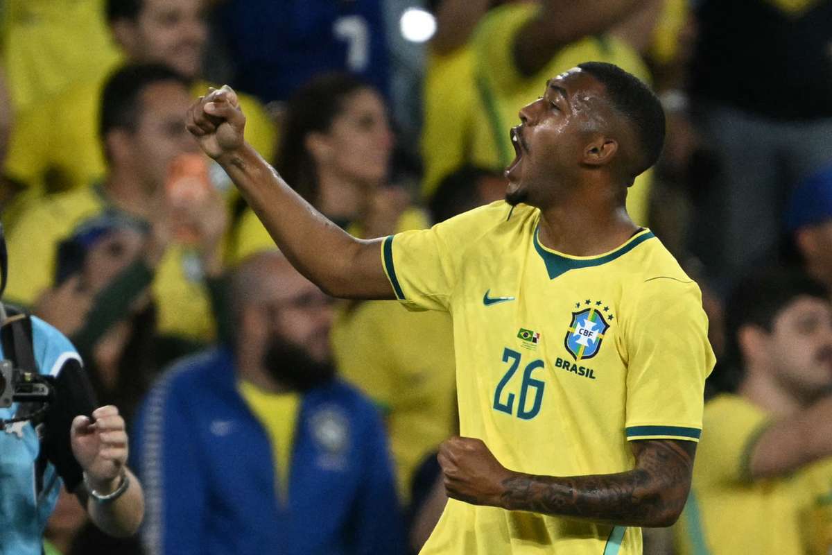 Rayan reforça ascensão meteórica: Premier League, Copa e 1º gol pelo ...