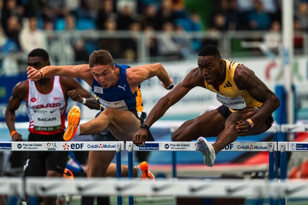 Atletismo: Holloway melhora o recorde mundial nos 60 metros barreiras ...