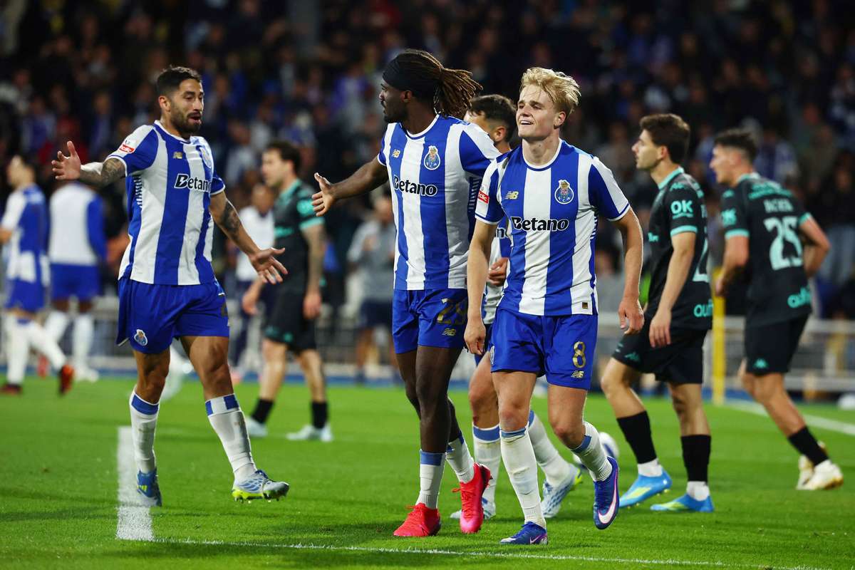 FC Porto coach Farioli says Danish midfielder Froholdt is exceeding all ...