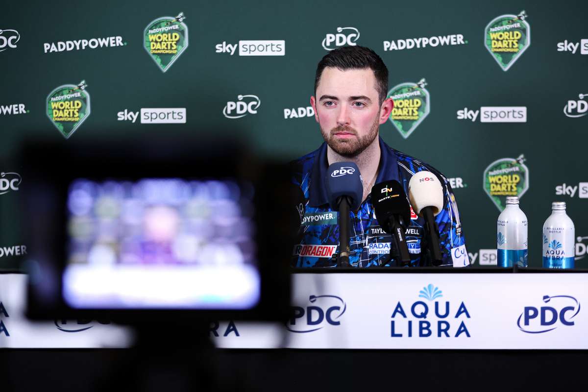 Luke Humphries accuses Peter Wright of 'mind games' ahead World ...