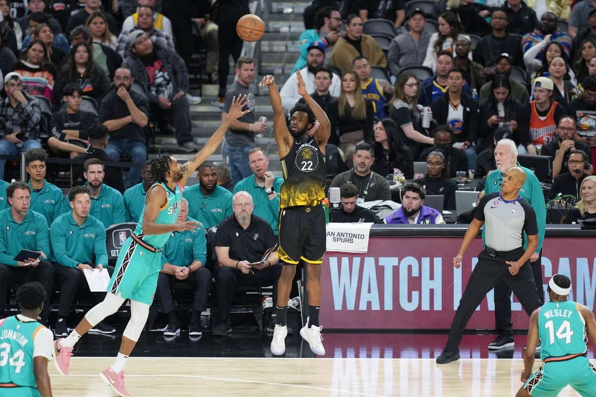 NBA roundup: Warriors rout Spurs in front of record NBA crowd ...