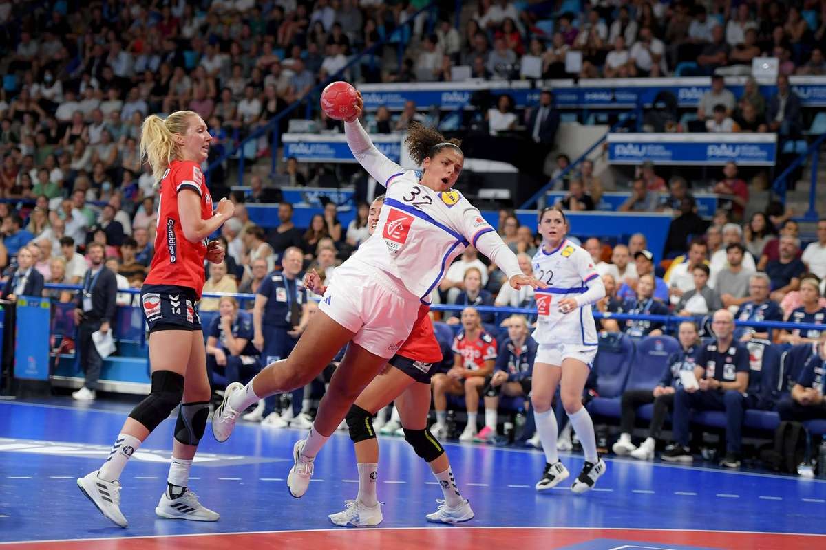 Les Bleues du handball surclassées par la Norvège pour débuter la ...