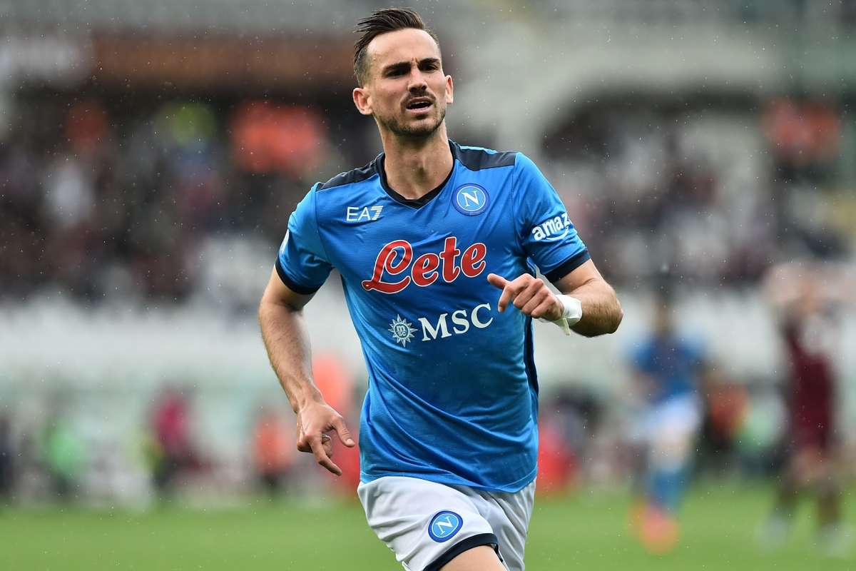 PSG sign midfielder Ruiz from Napoli | Flashscore.com